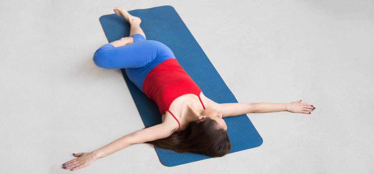 Wie man die Supta Matsyendrasana zu tun und was sind ihre Vorteile ...